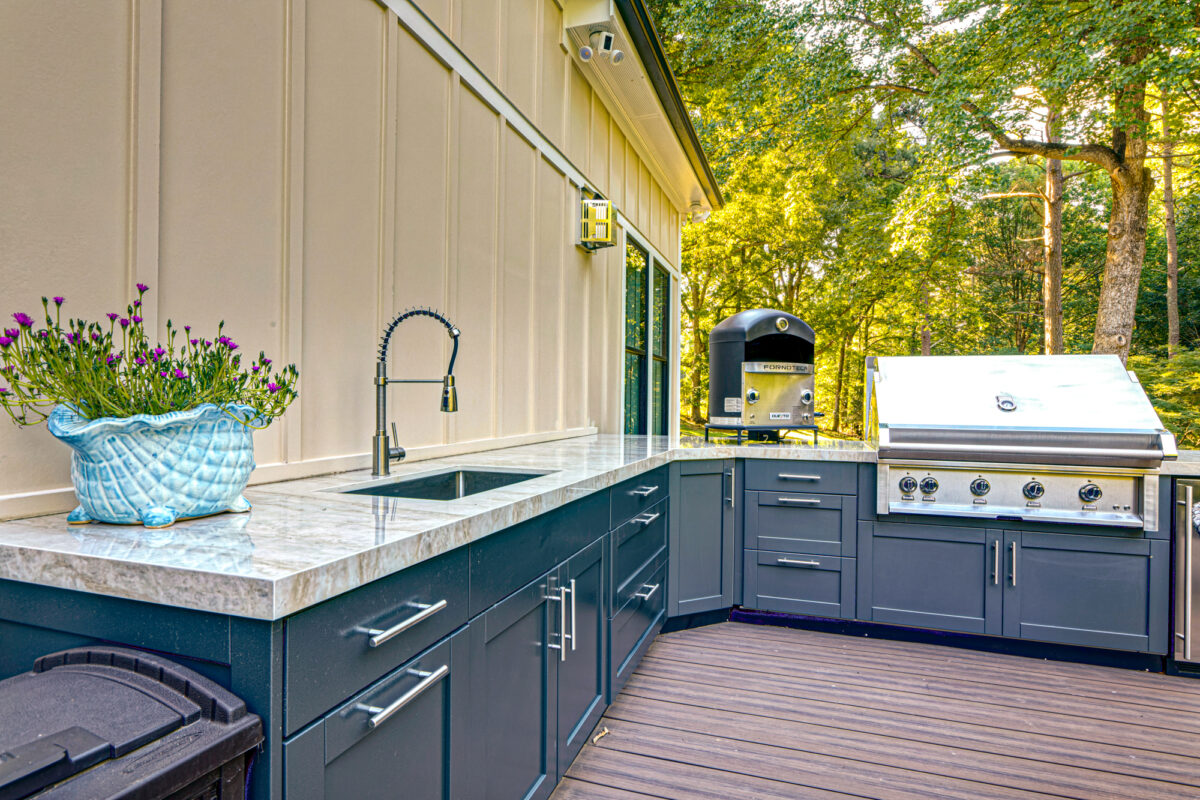 Rooftop Outdoor Kitchen | Skyline Views & Stylish Design